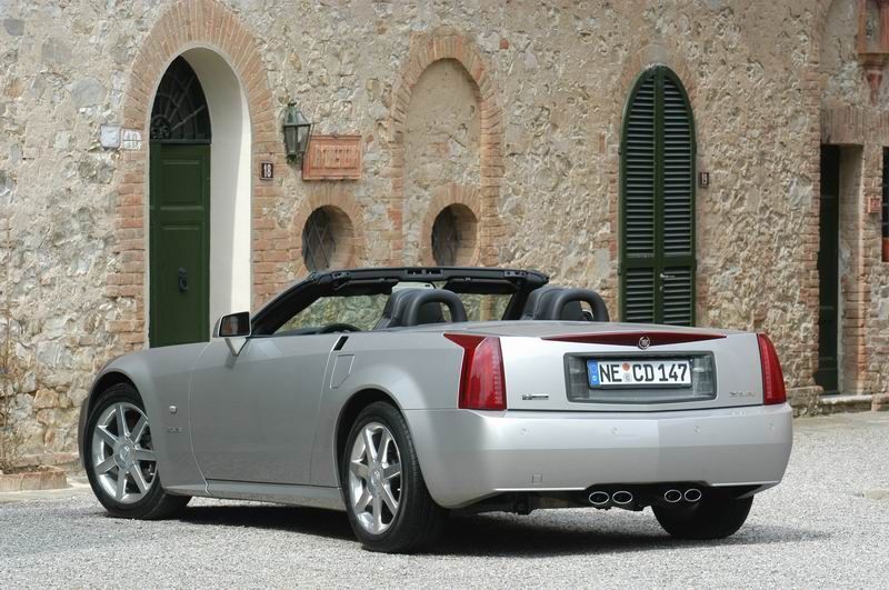 ARCHIVO: CADILLAC XLR, LA ÉLITE DE LOS ROADSTERS DE LUJO (2005)