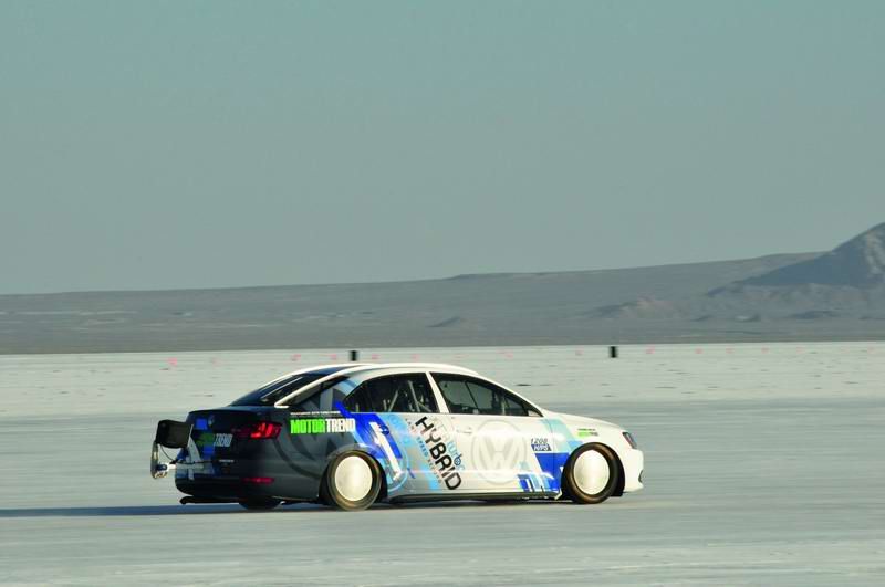EL JETTA ES, CON 300 KM/H, EL HÍBRIDO MÁS RÁPIDO DE SU CATEGORÍA