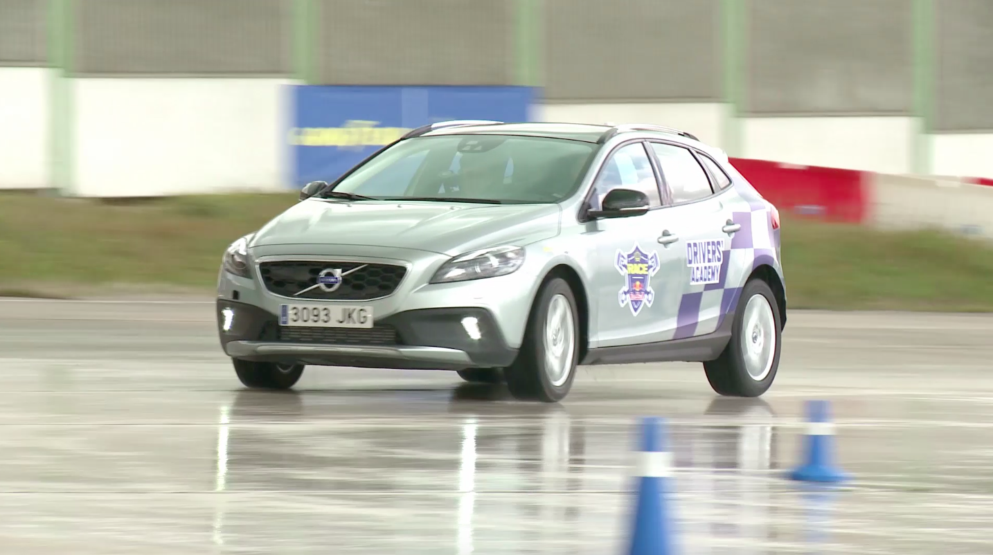 VOLVO, COCHE OFICIAL DE LA DRIVERS ACADEMY RACE – RED BULL