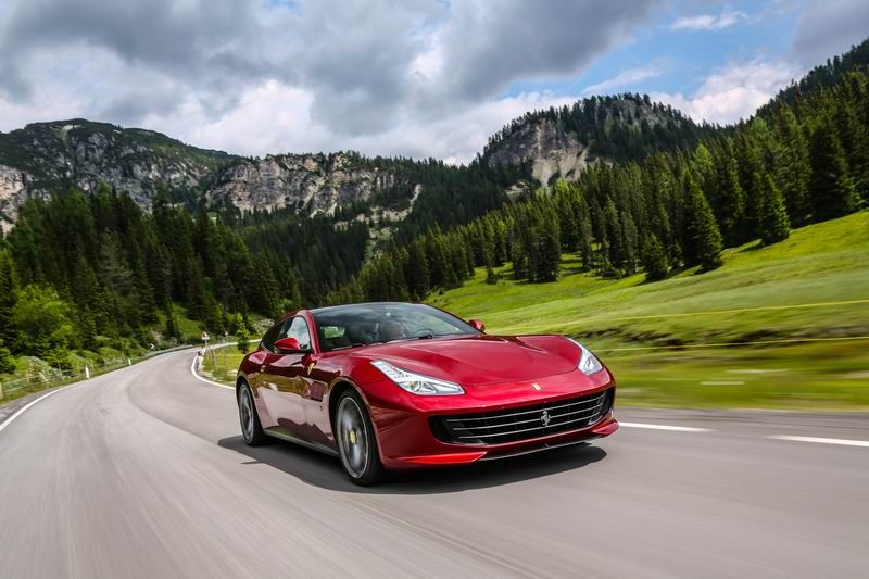 THE FERRARI GTC4LUSSO WINS THE “MOST BEAUTIFUL SUPERCAR OF THE YEAR”