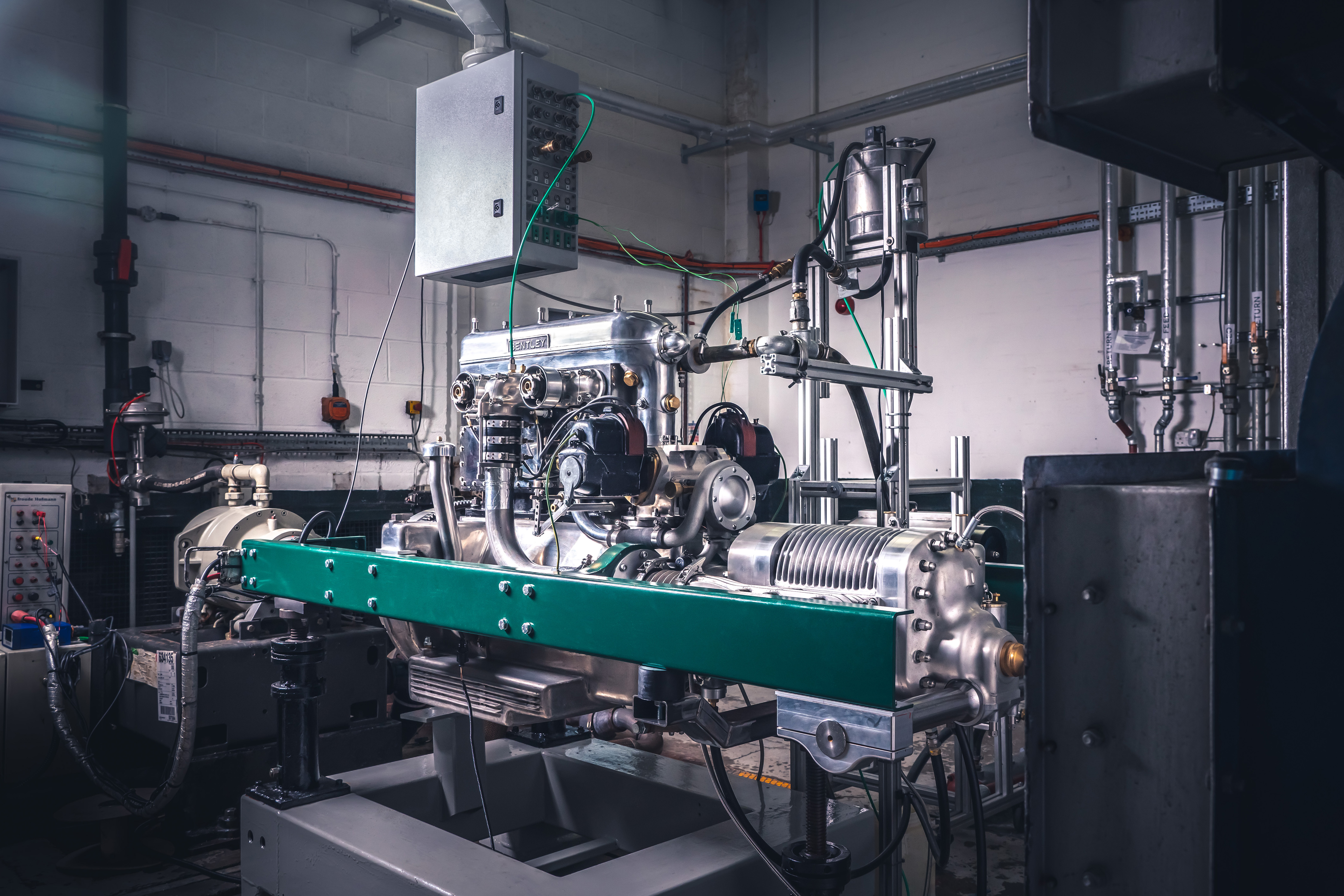 BENTLEY’S NEW BLOWER ENGINES COME TO LIFE IN CREWE - Clásicos al Volante