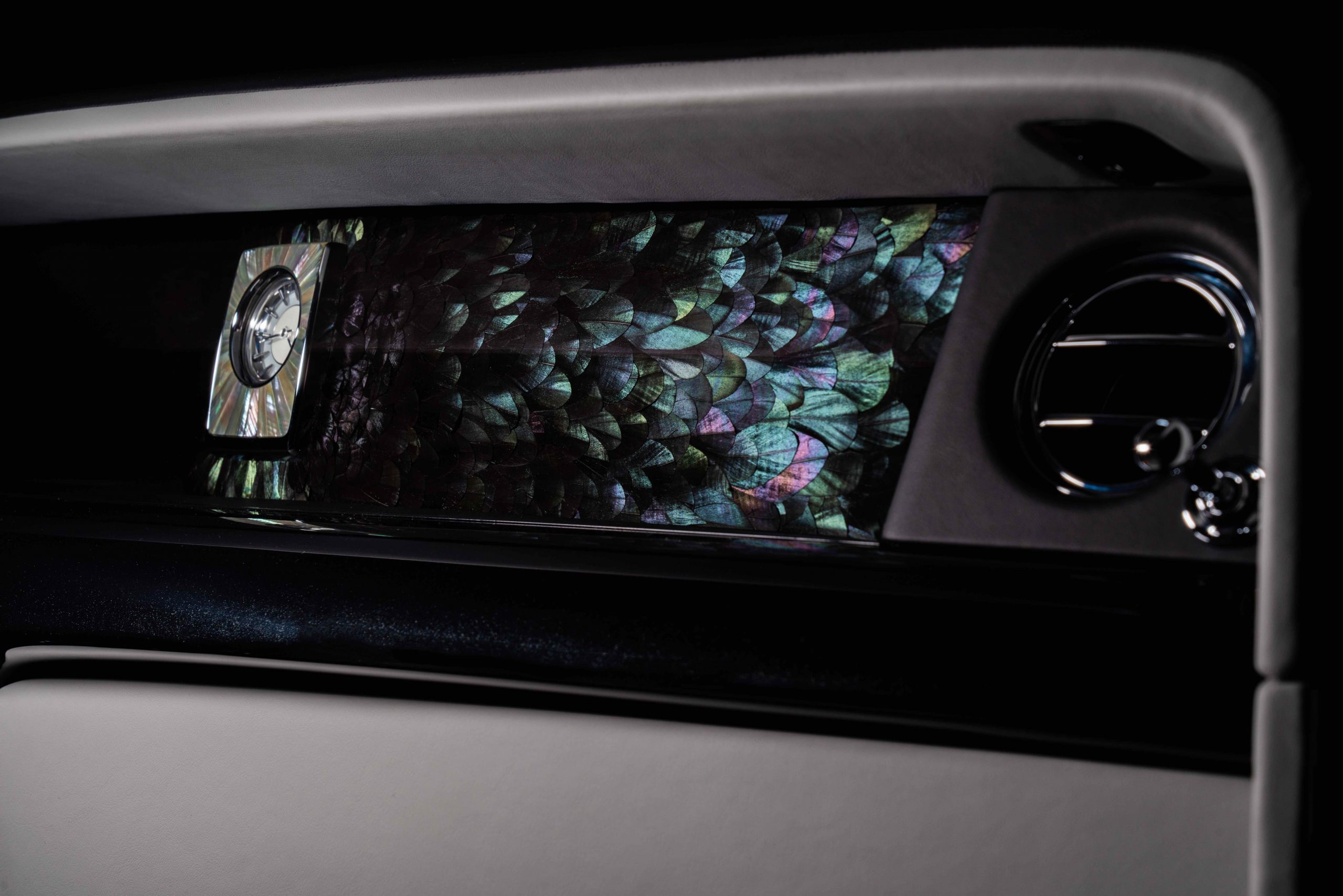 PHANTOM ‘IRIDESCENT OPULENCE’ A HIGHLY BESPOKE ROLLS-ROYCE ARRIVES IN ...