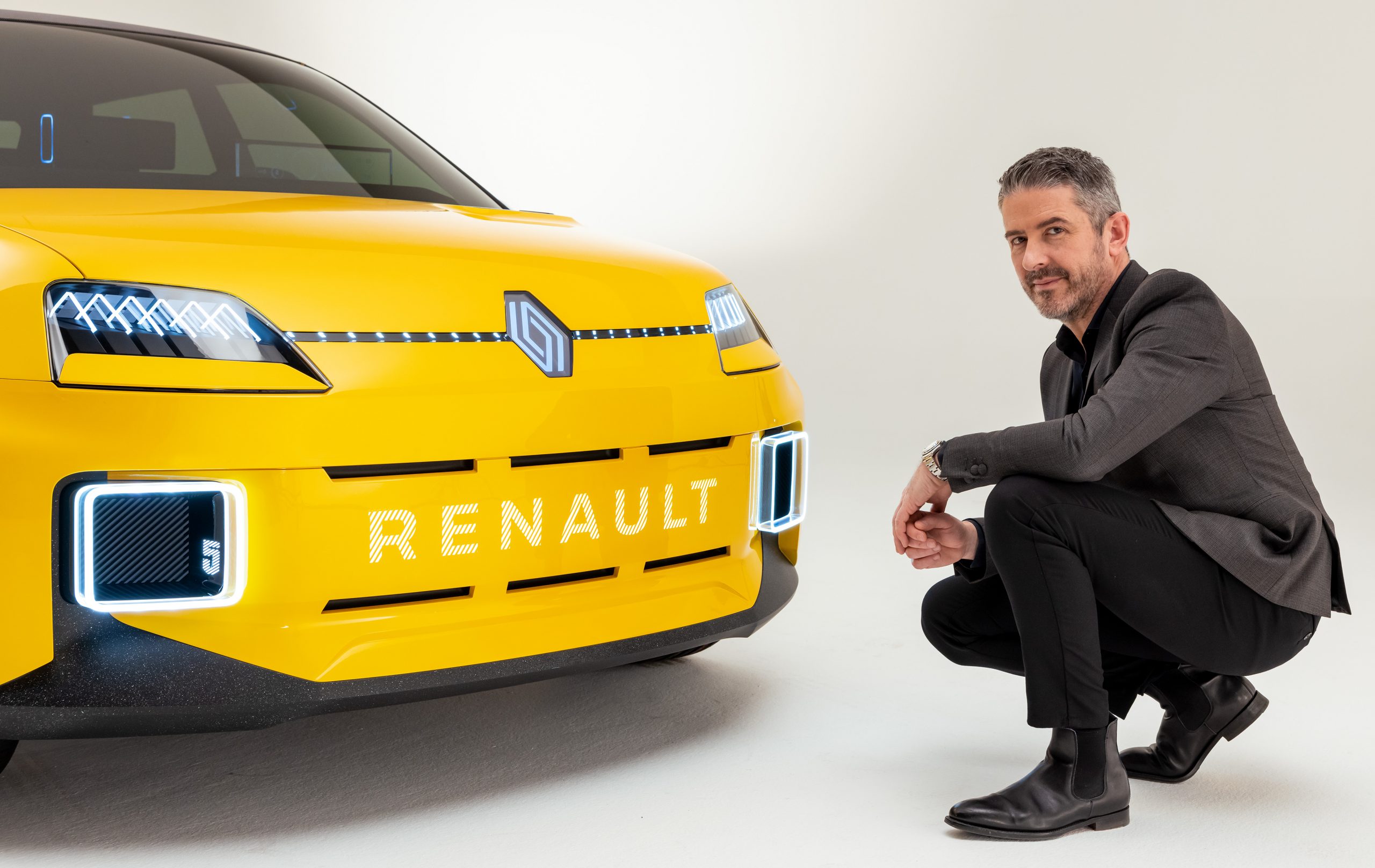 GILLES VIDAL, DIRECTOR DE DISEÑO RENAULT, DESVELA CÓMO NACIÓ EL NUEVO ...