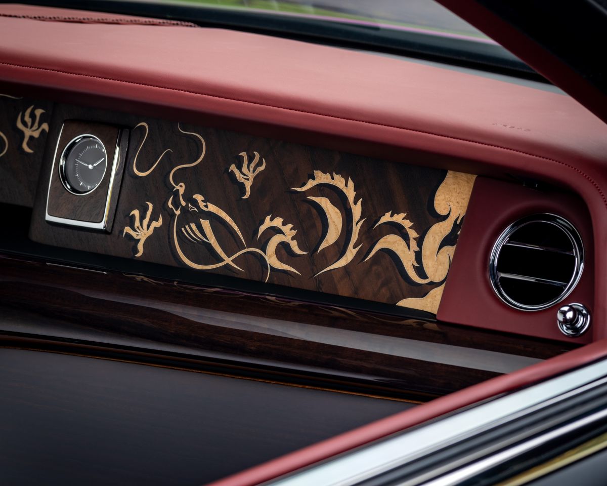 ROLLS-ROYCE UNVEILS ONE-OF-ONE PHANTOM DRAGON